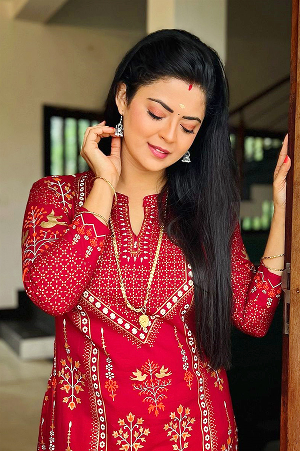 Mansi Joshi: 'దేవత' సీరియల్‌ నటి నిశ్చితార్థం (ఫోటోలు) | Devatha Serial Actress Mansi Joshi gets ...